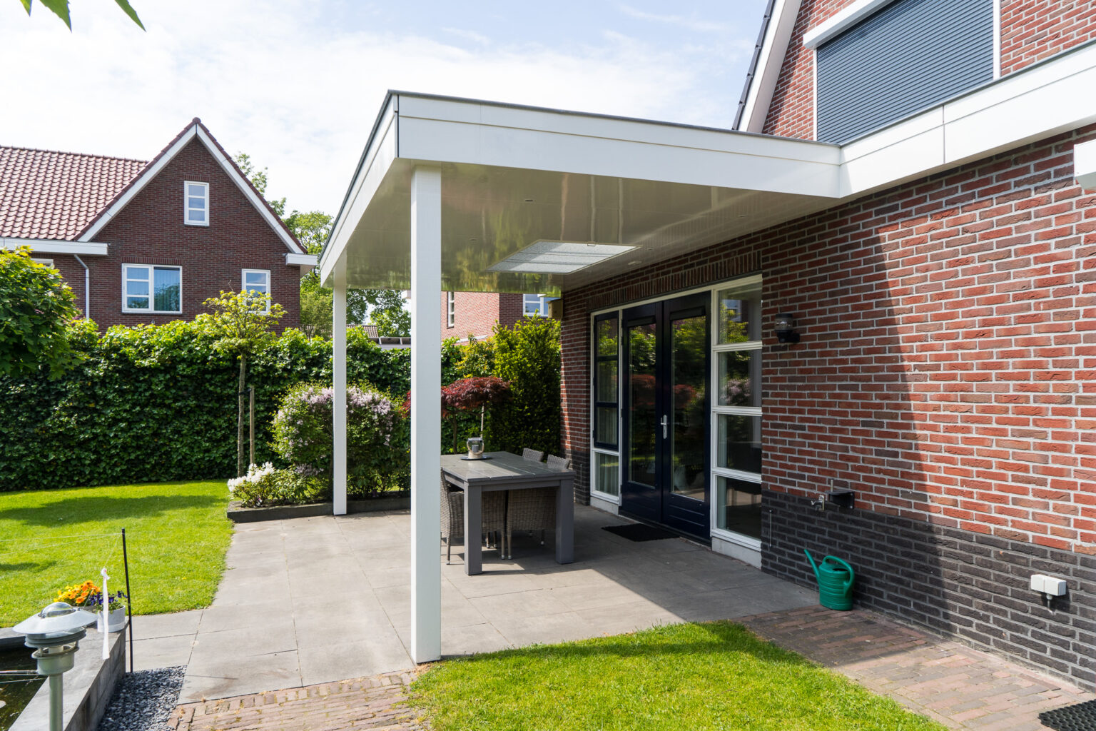Witte veranda aan woning, Lonneker - Tuinoverkapping Twente